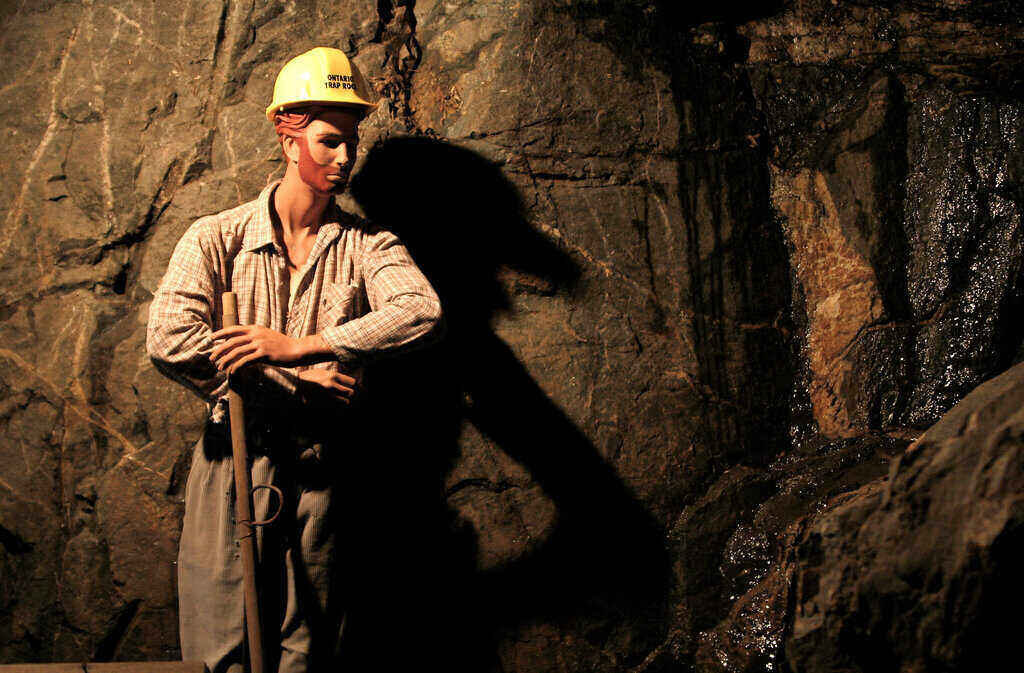 Mining in Chicago Lands