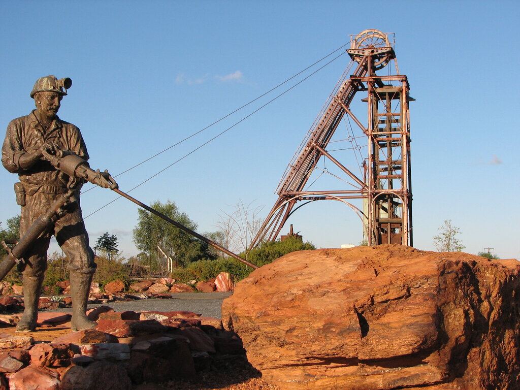 Mining in Chicago Lands